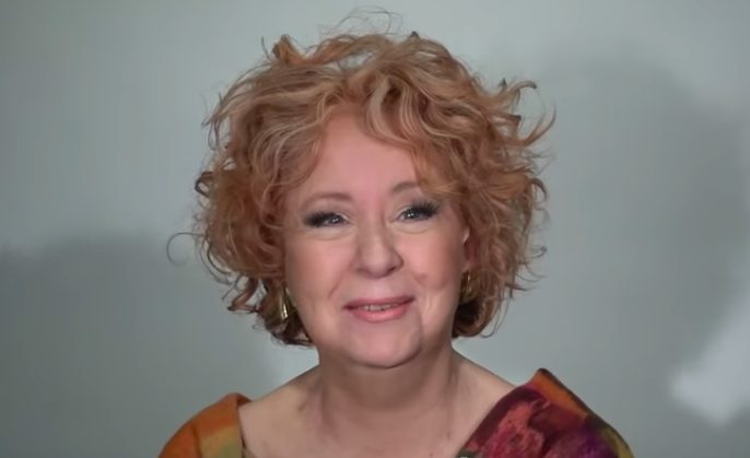 This woman cannot recognize herself. when you see her after the ...