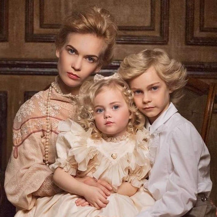 See the most gorgeous sibling, brother, and mother the angelic children ...