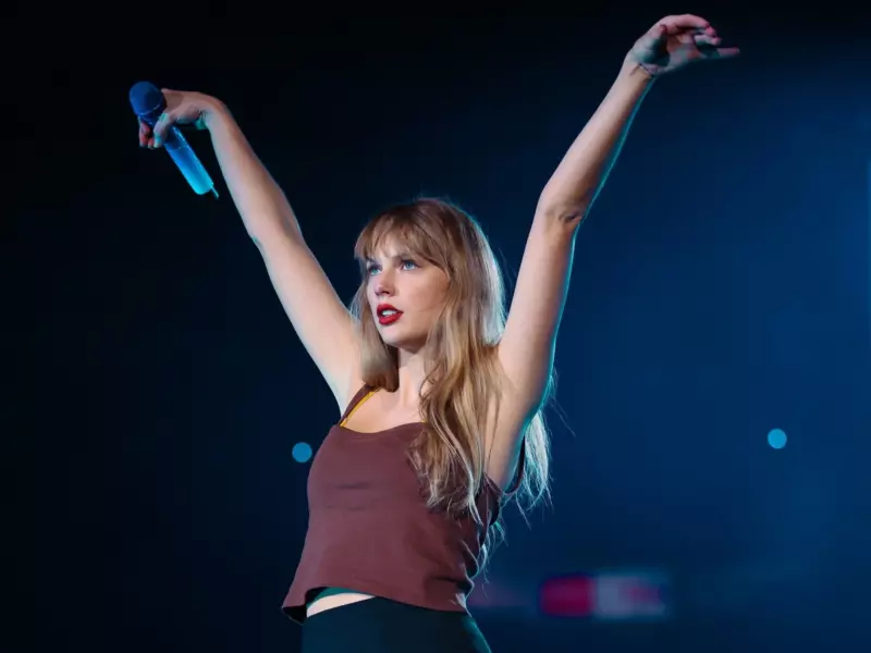 At the show, Taylor Swift started crying, and now the audience is aware ...